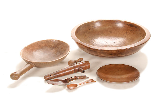 Bonhams : A small collection of treen items