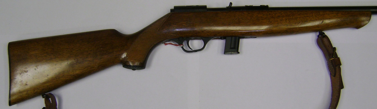 Bonhams : A .22 (L.R.) semi-automatic rifle by Beretta, no. D24415