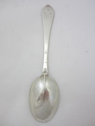 Bonhams : A Queen Anne silver dog nose, beaded rat-tail table spoon ...