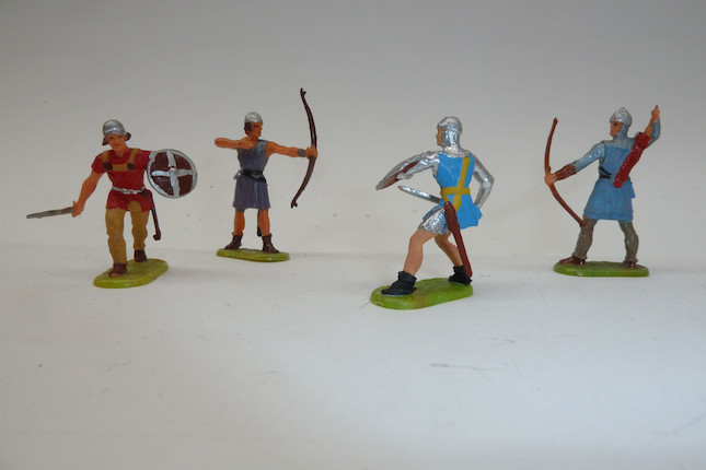 Bonhams : Elastolin plastic 40mm Romans, with three mounted Huns 29