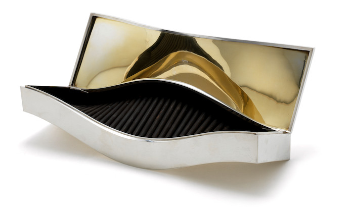 Bonhams : IAN CALVERT An excellent and impressive silver box with maker ...
