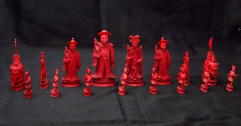 Bonhams A Export Carved Ivory Chess Set 19th Century