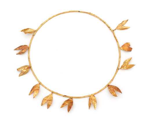 Bonhams : TROIS COURONNES, OR, ART GREC, HELLÉNISTIQUE, CIRCA IIIE-IER ...