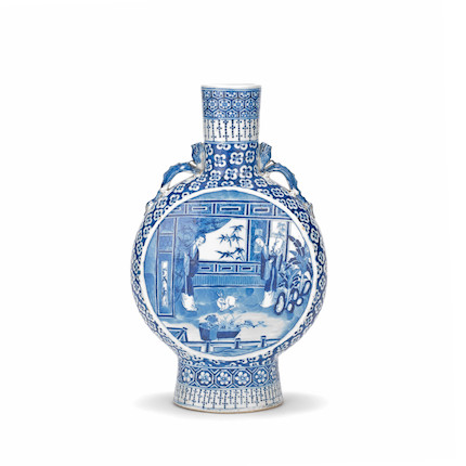 Bonhams : A LARGE BLUE AND WHITE MOON FLASK 19th century