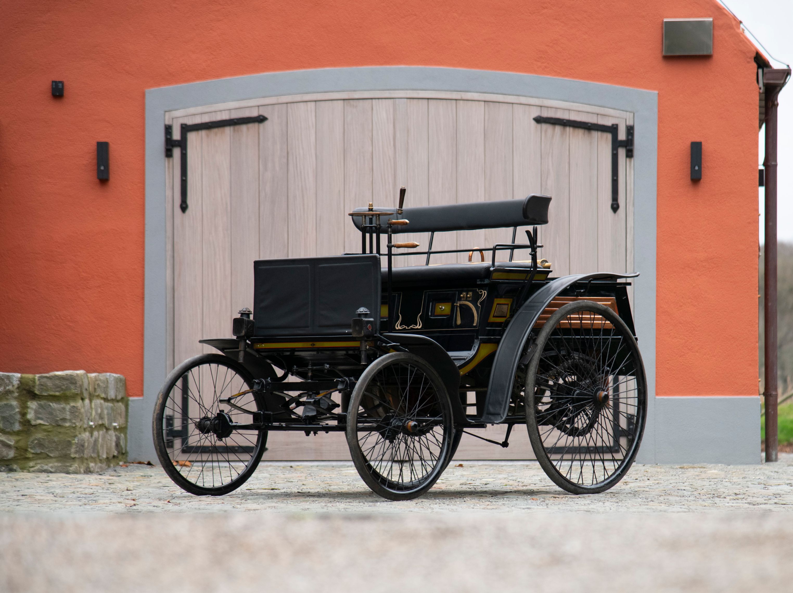 Bonhams Cars : 1896 Benz Velo Patent Motor-Wagen n°IV2I Engine no. 1521