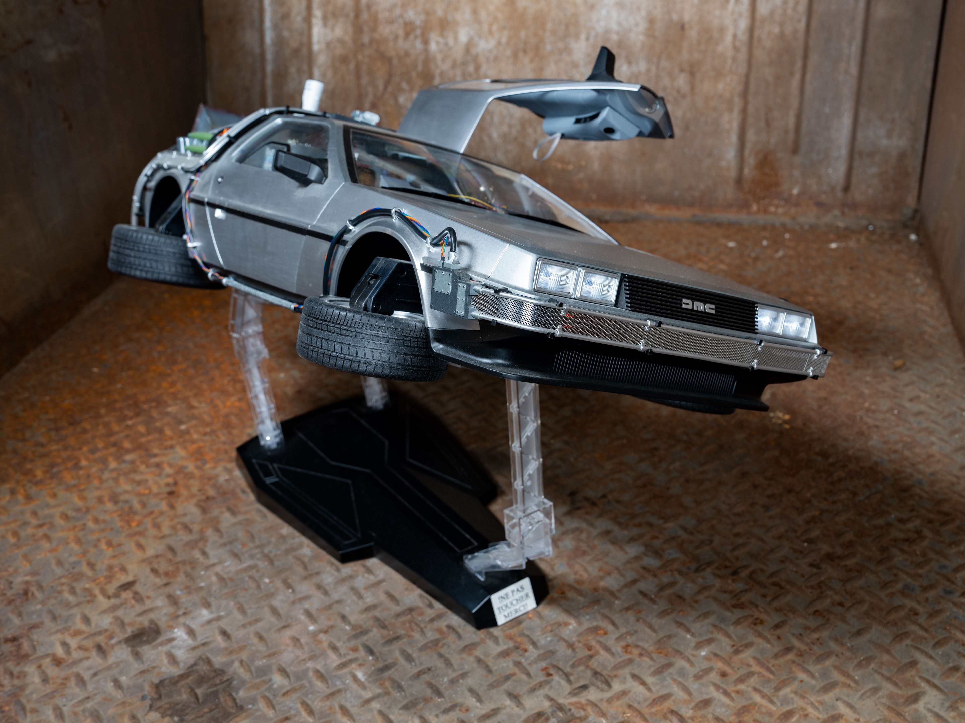 Bonhams Cars : A new in box DeLorean DMC 12 by Sideshow Collectibles ...