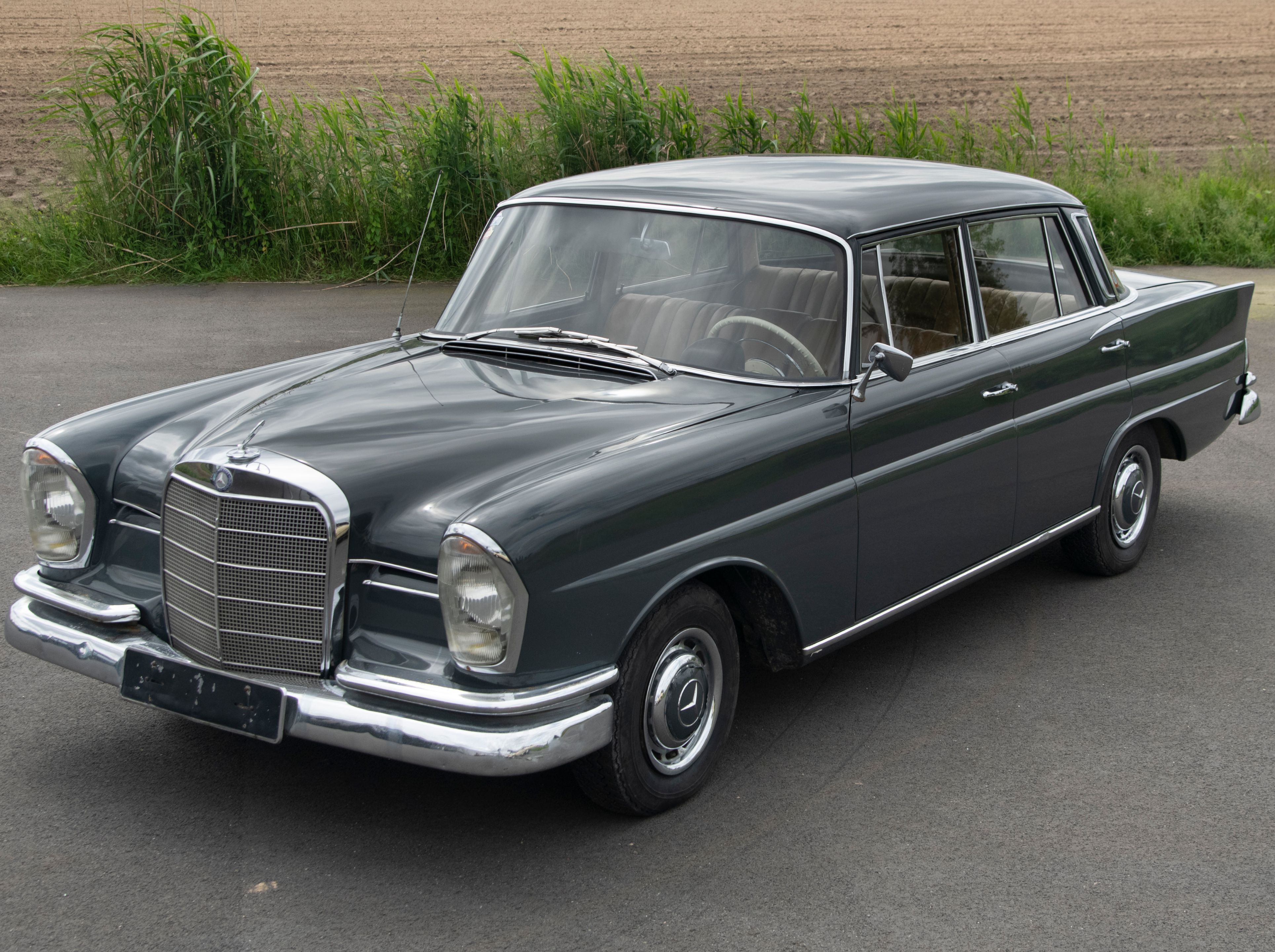 Bonhams Cars : 1960 Mercedes-Benz 220 SE Heckflosse Chassis no ...