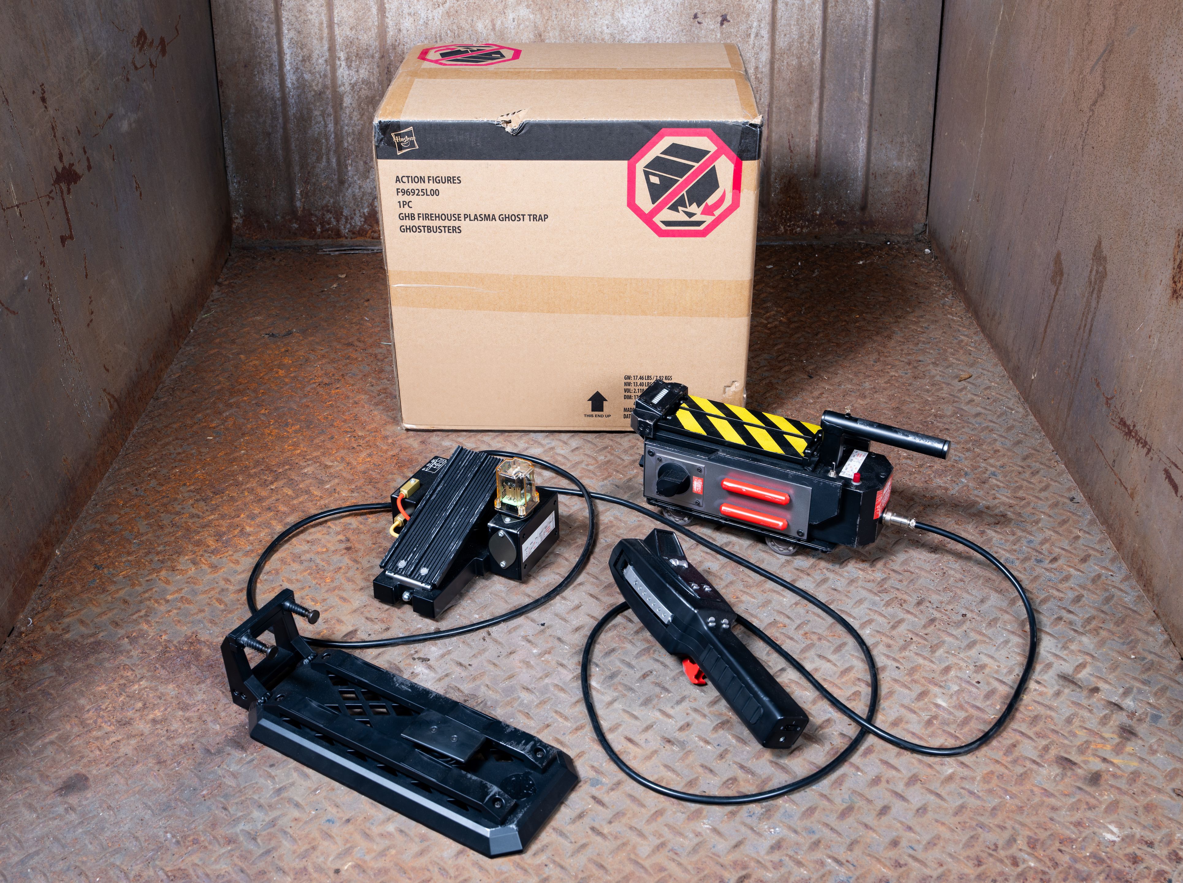 Bonhams Cars : A 1/1 Scale - New in Box - Ghostbusters' Ghost Trap and ...