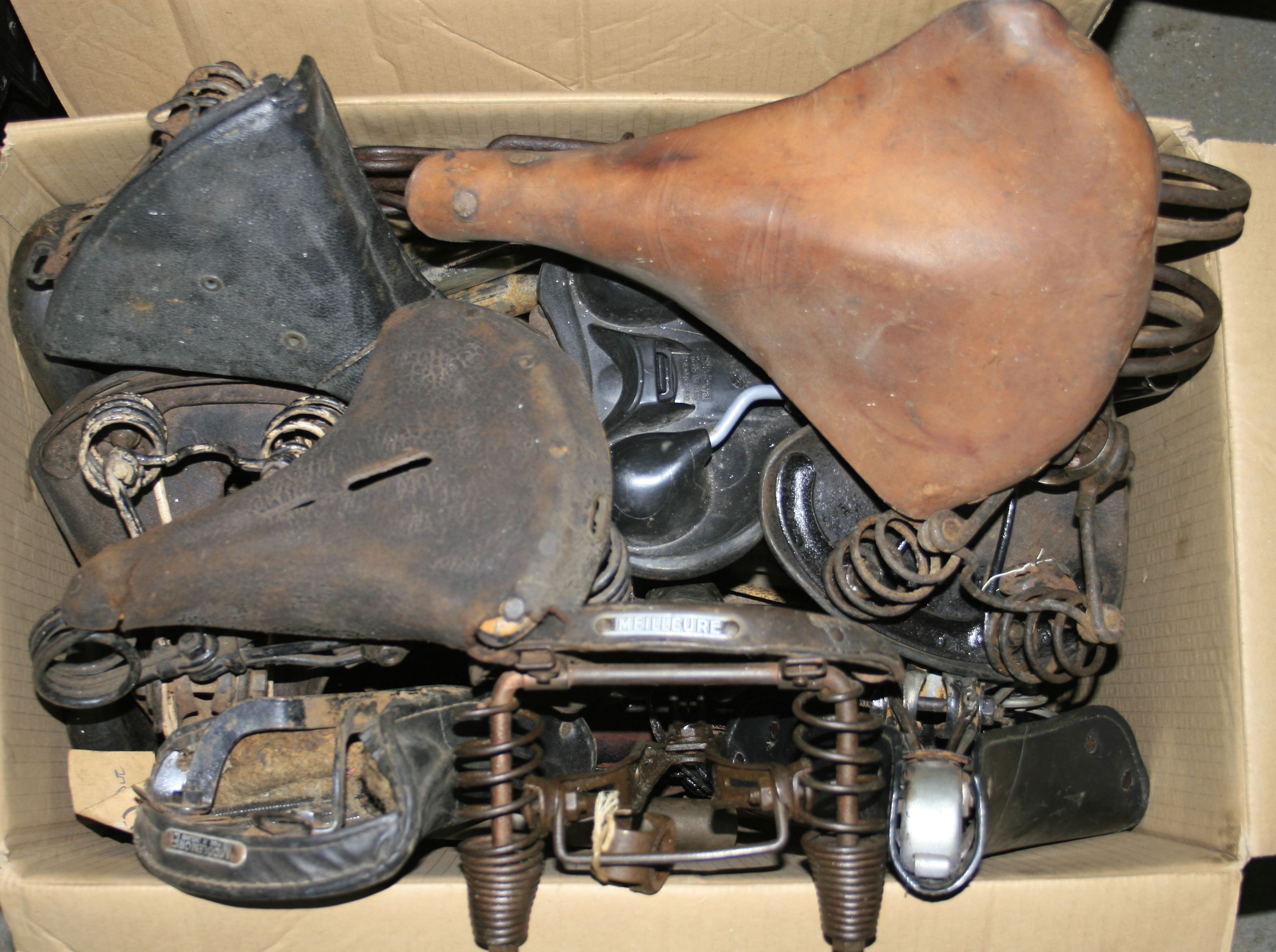 Bonhams Cars : Assorted bicycle saddles, ((Qty))