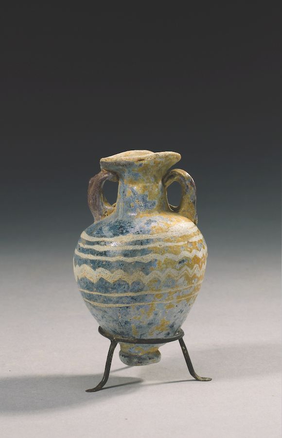 Bonhams : A Greek core-formed glass amphoriskos, 6th-4th Centuries B.C.