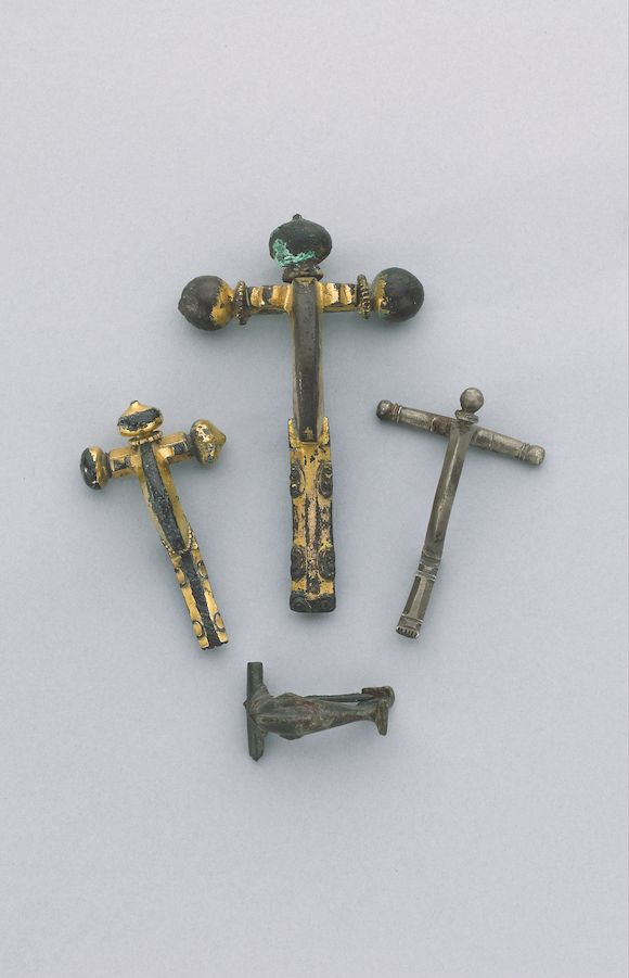 Bonhams : Four Roman fibulae, Circa 1st-4th Centuries A.D. (4)