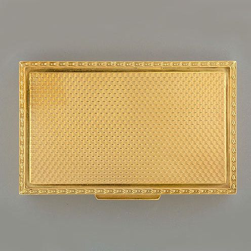 Bonhams : An 18ct. yellow gold cigarette box