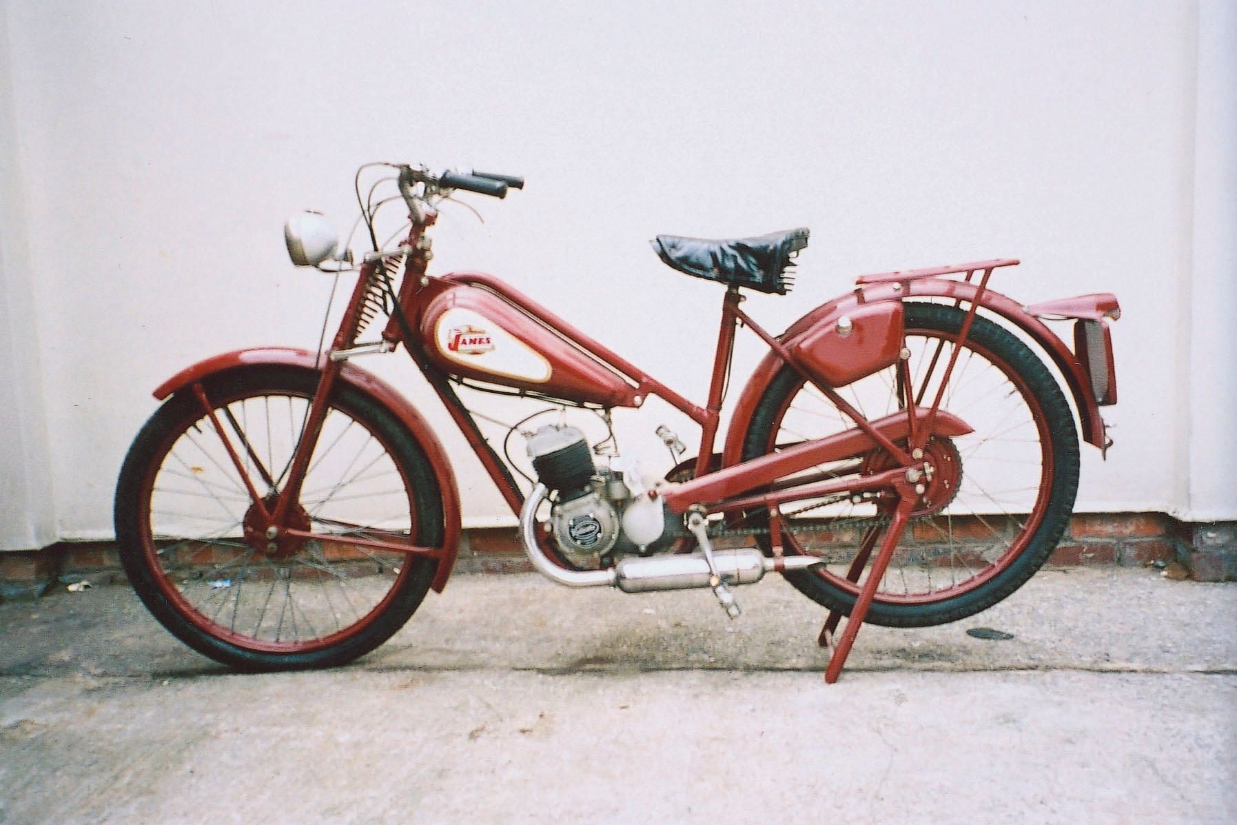 Bonhams Cars : 1950 James Superlux Autocycle Frame no. S18629 Engine no ...
