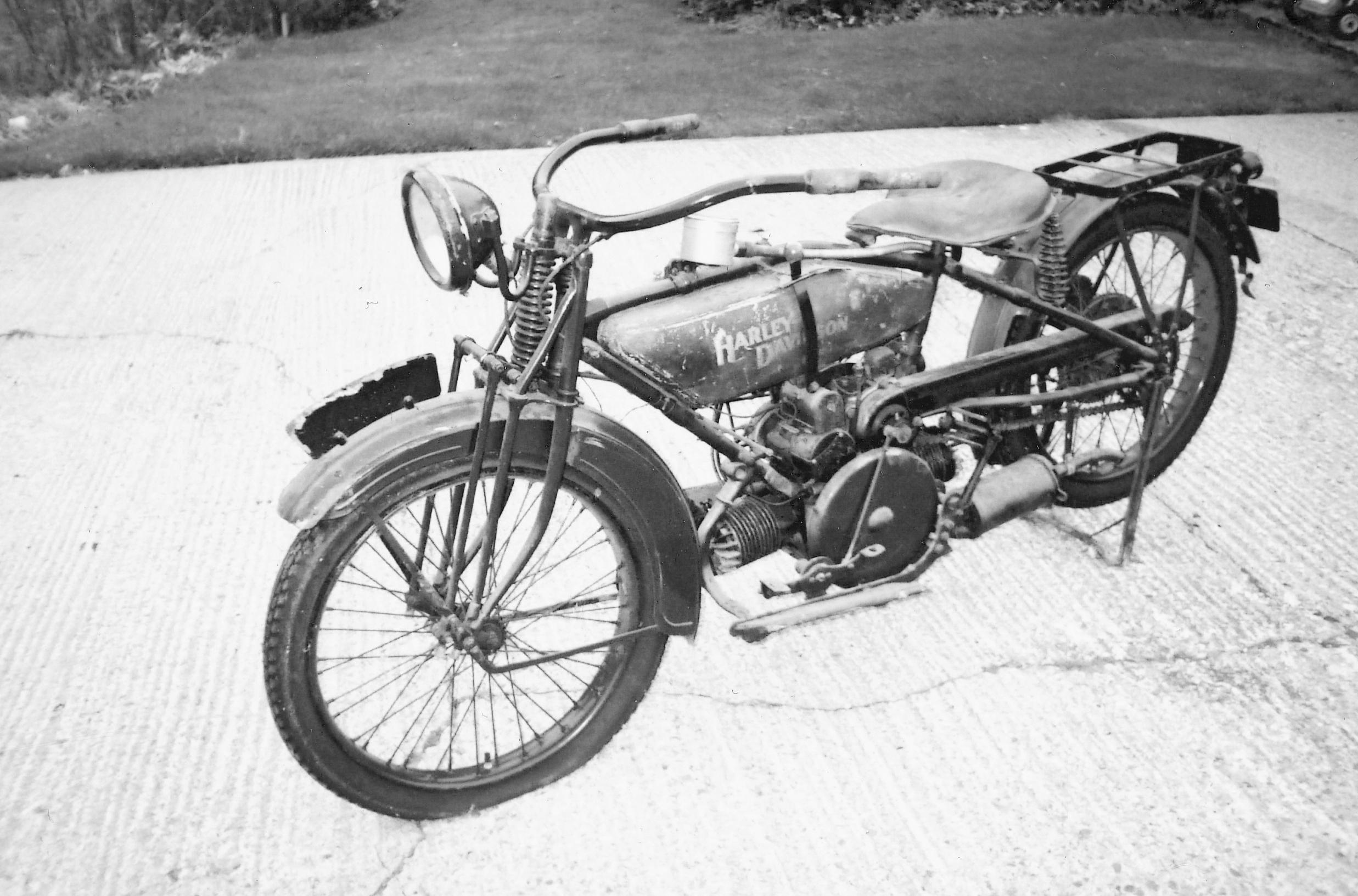 Bonhams Cars : 1922 Harley-Davidson 584cc Model WJ Sport Twin Engine no ...