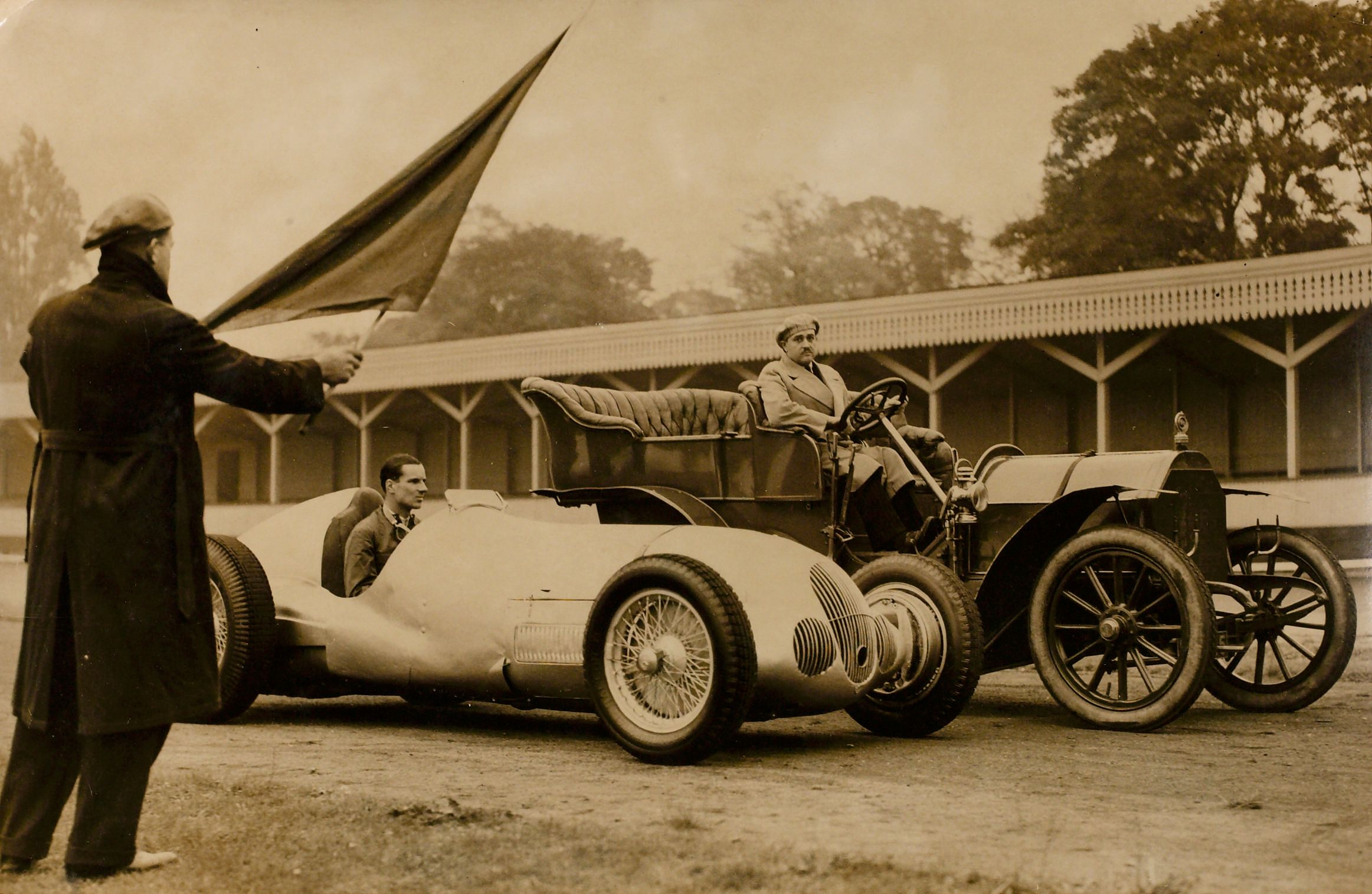 Bonhams Cars : A good collection of photographs,
