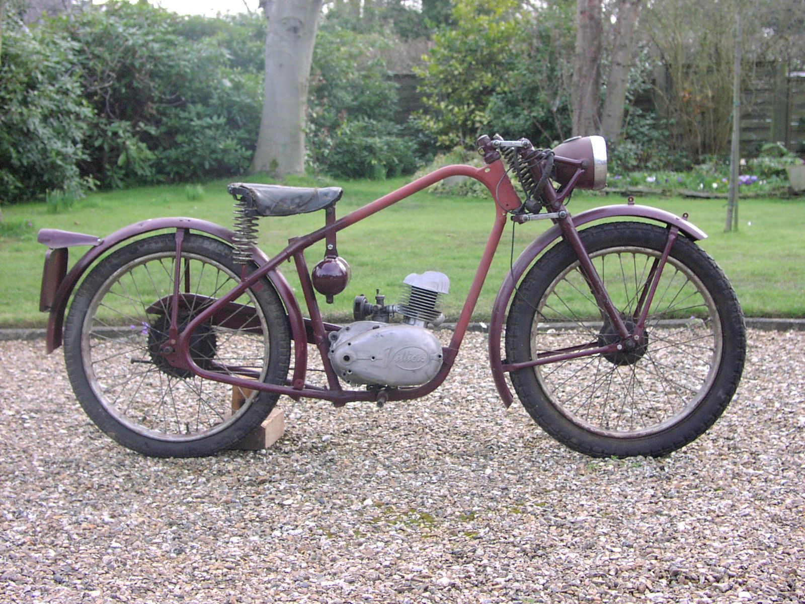 Bonhams Cars : 1948 James 98cc Comet Frame no. F03281 Engine no. 652A 9760