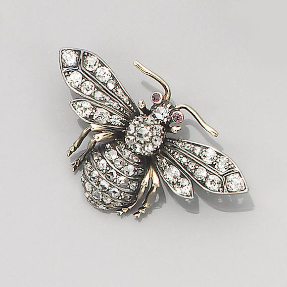 Bonhams : A diamond bug brooch