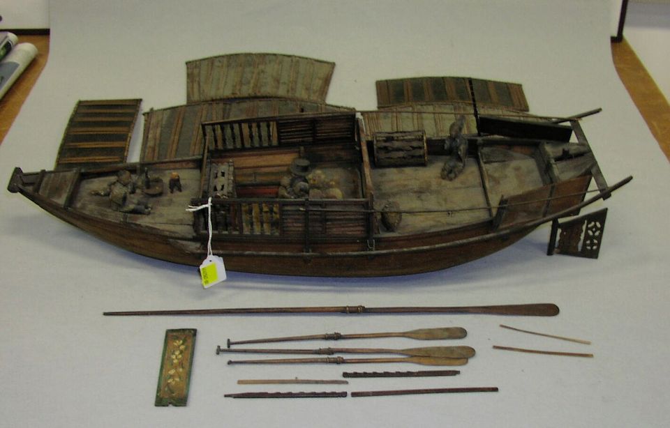 Bonhams : A Play model of a Chinese River Sampan 64 x 22 x 15cm.(25 x 8 ...