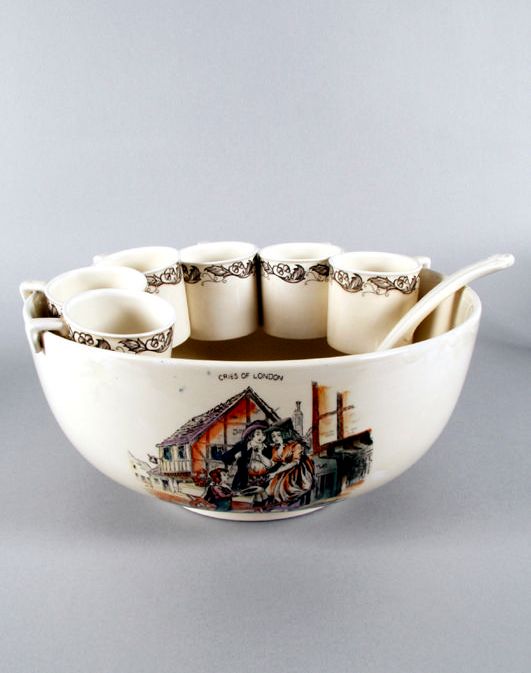 Bonhams : A Fieldings Crown Devon punch bowl set early 20th Century,