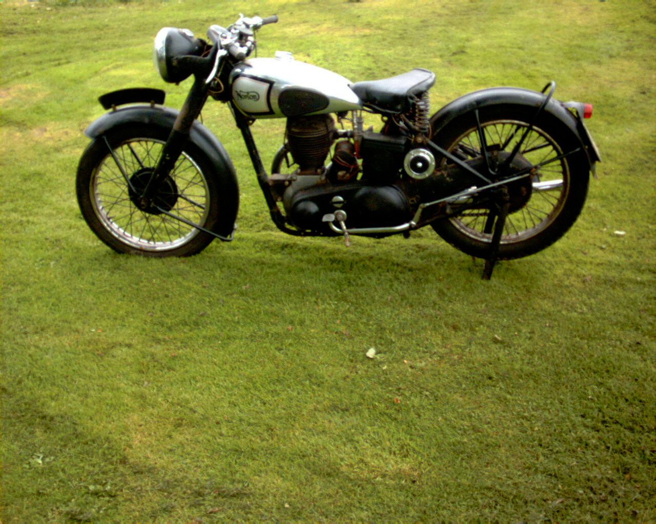 Bonhams Cars : 1949 Norton 500cc Model 16 H Frame no. D21 19853 Engine ...