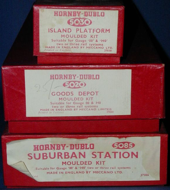 Bonhams : Hornby Dublo three Moulded Kits