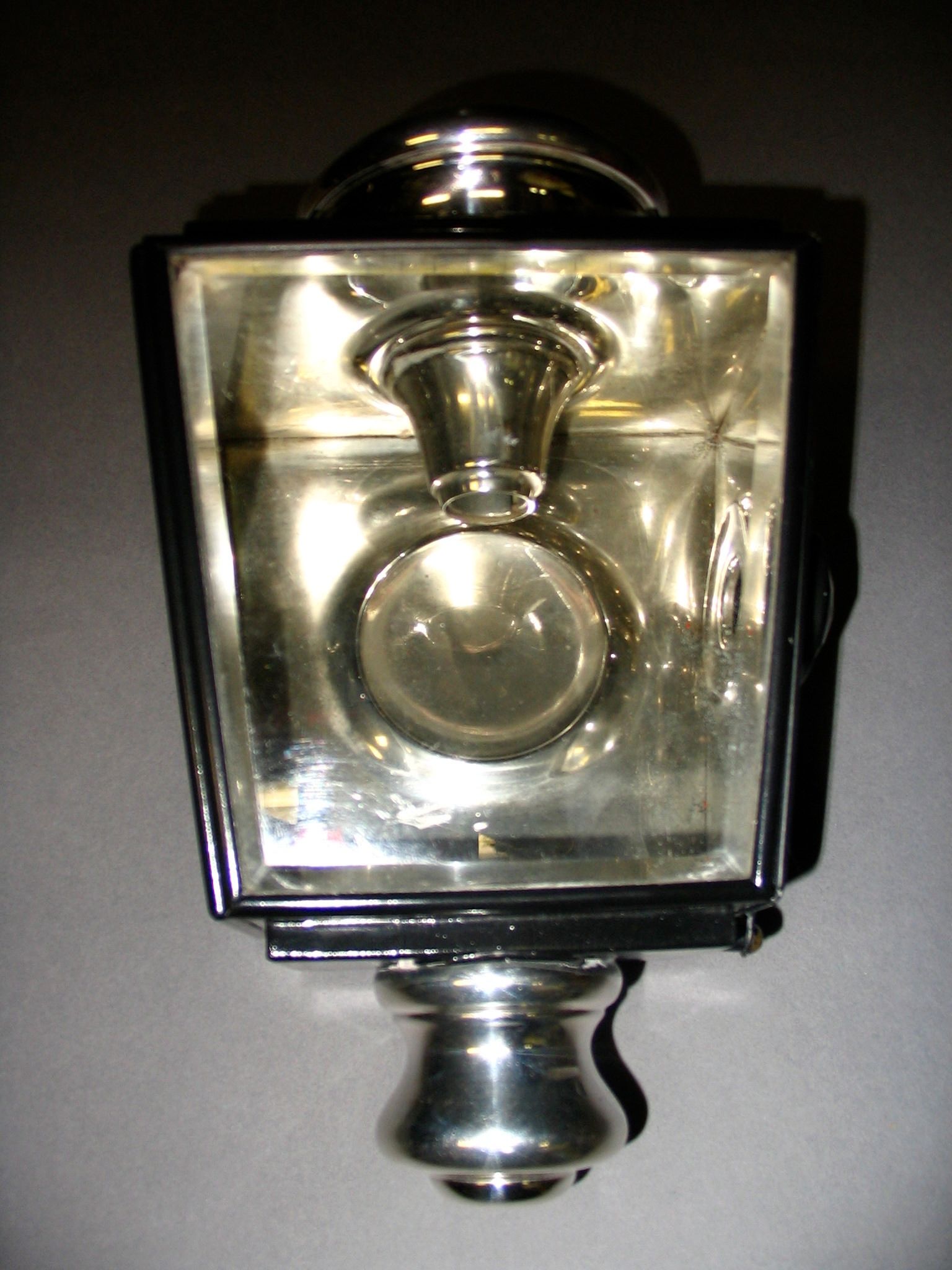 Bonhams Cars : An electric rear carriage lamp, American,