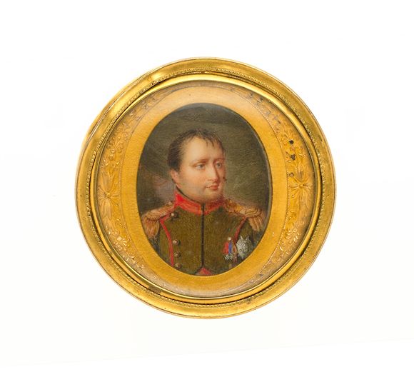 Bonhams : A circular gold snuff box with inset portrait miniature of ...