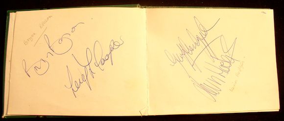 Bonhams : Bobby Moore autograph,