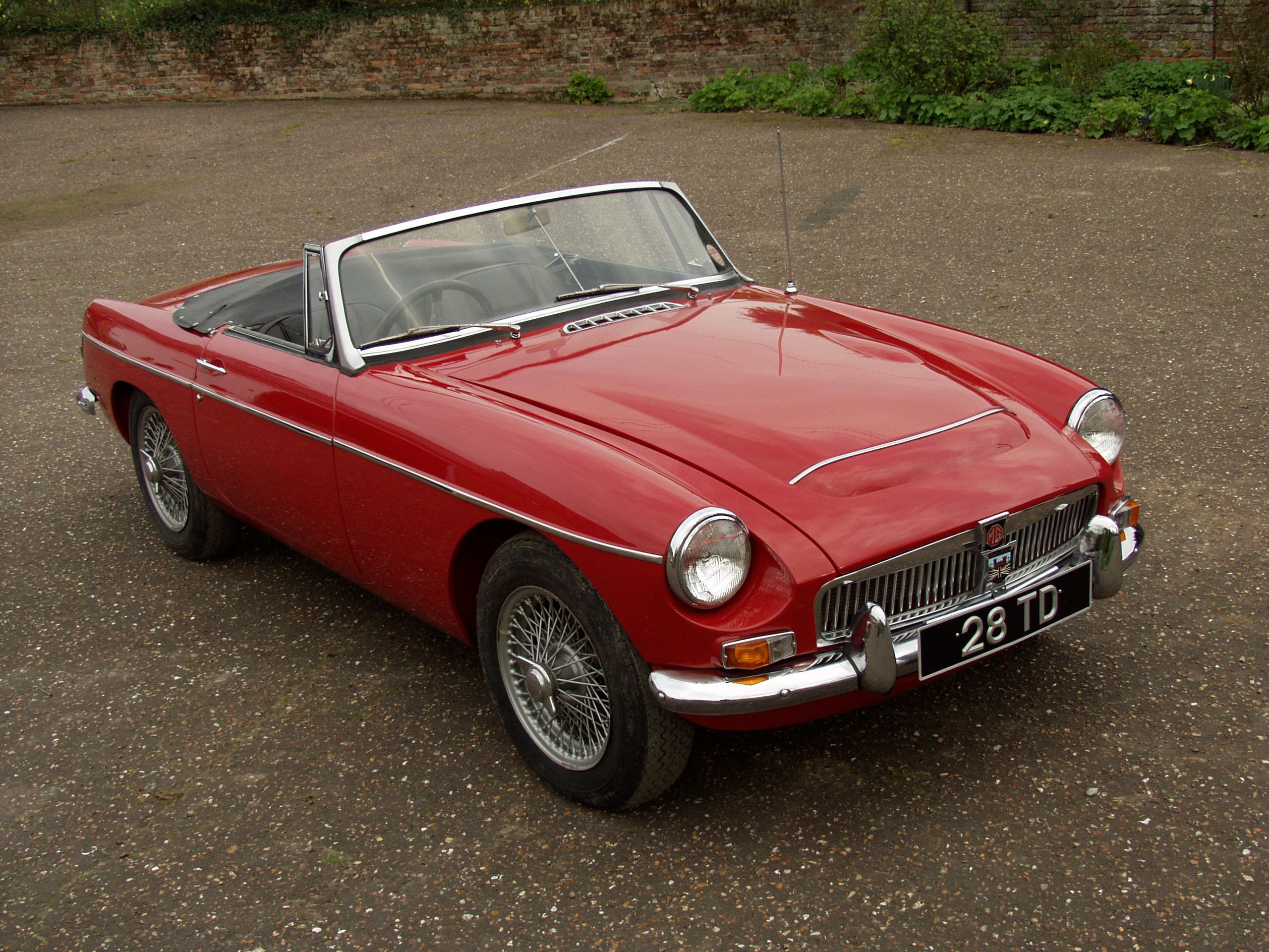 Bonhams Cars : 1968 MGC Roadster Chassis no. GCN12512 Engine no. 29GRV ...