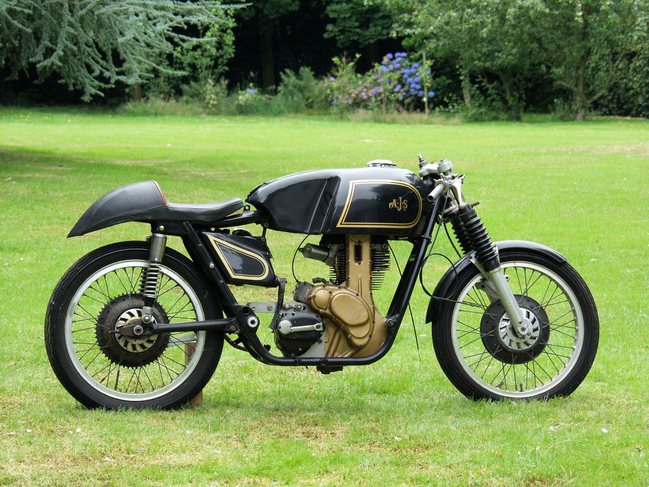 Bonhams Cars : 1962 AJS 349cc 7R Racing Motorcycle Engine no. 62 7R 4833