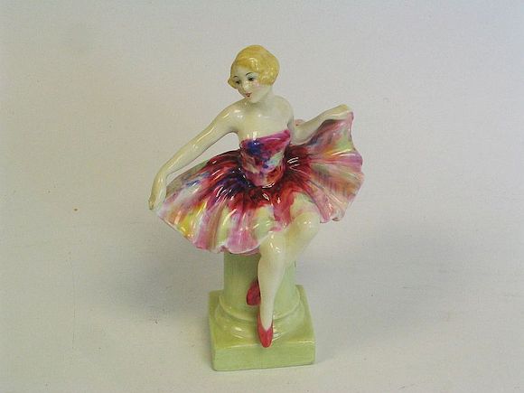 Bonhams : Figurines Columbine HN1439, 1930-40 (small hairline to base)