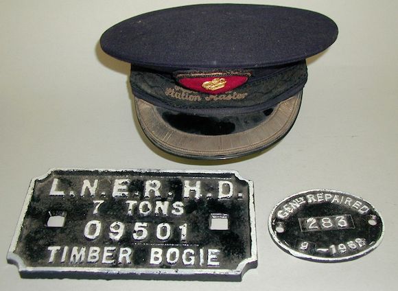 Bonhams : LNERHD 7-tons 09501 Timber bogie wagon plate 3