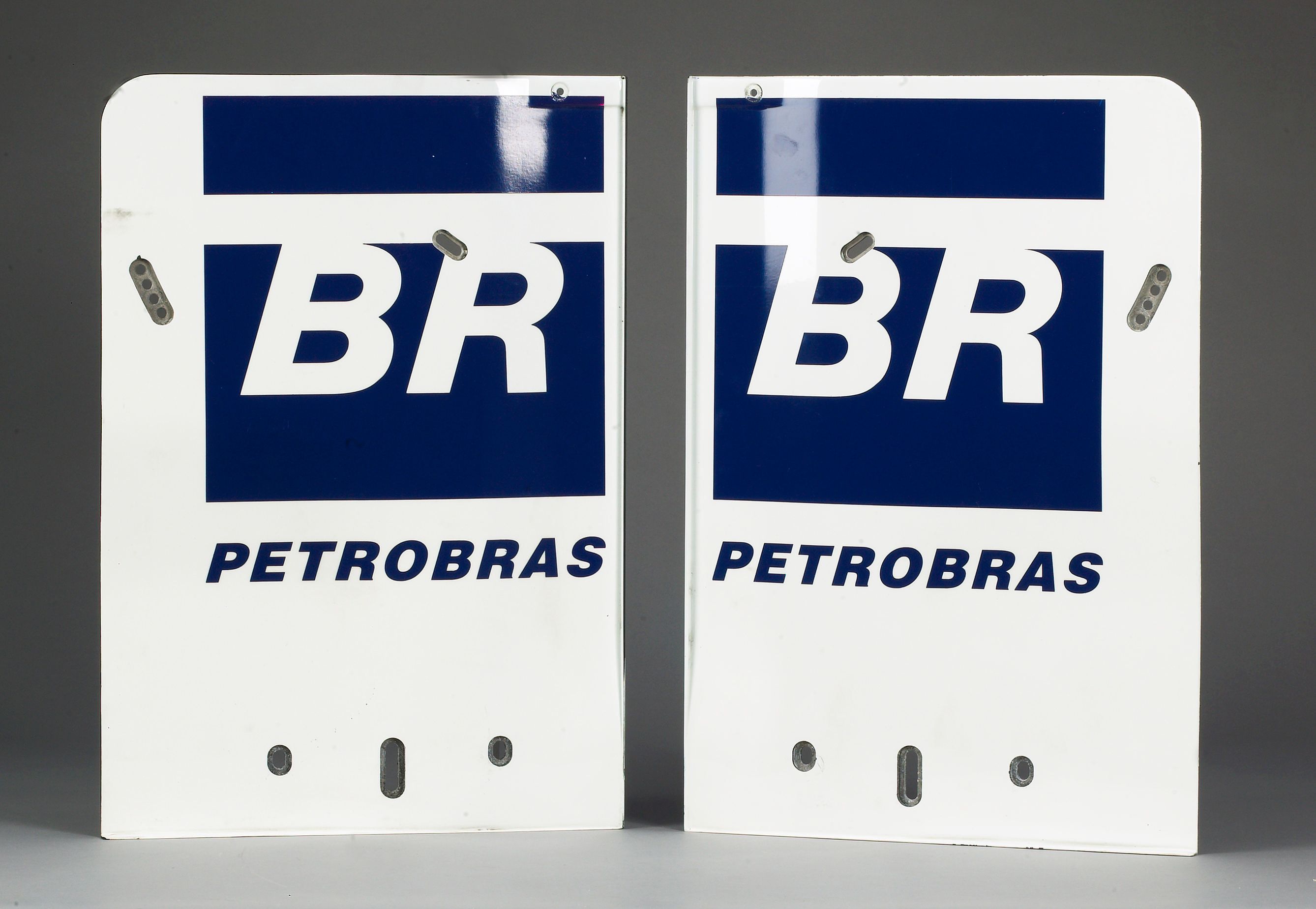 Bonhams Cars : A set of 2003 Williams-BMW FW25 rear wing end-plates,