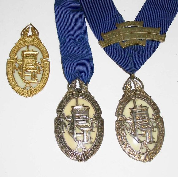 Bonhams : The London Master Printers Association: An 18 carat gold ...