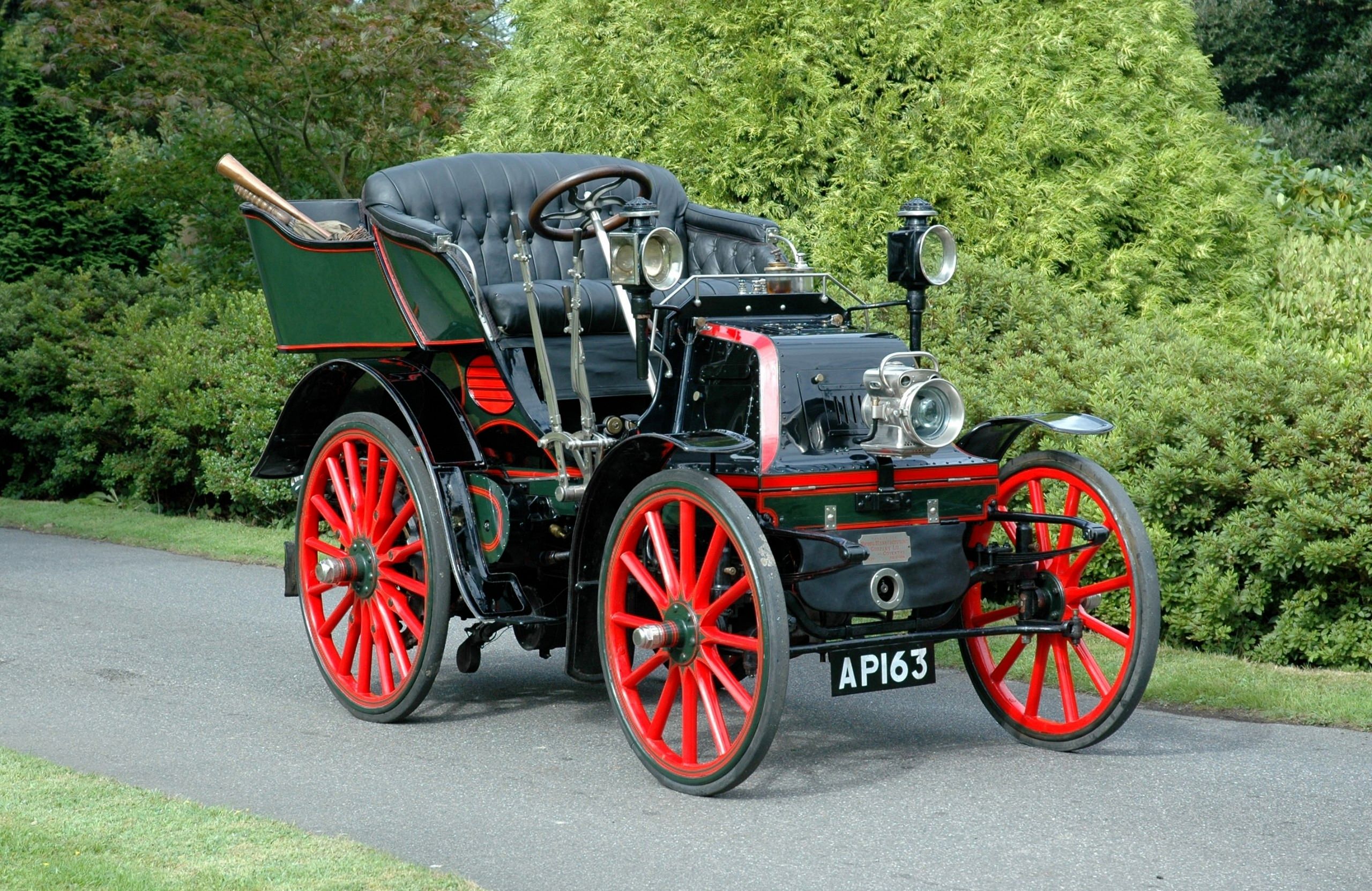 Bonhams Cars : 1900 MMC 6-hp “Charette” Rear-entrance Tonneau Chassis ...