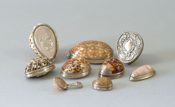 Bonhams : A very unusual shell mounted caddy spoon Matthew Linwood mark only,