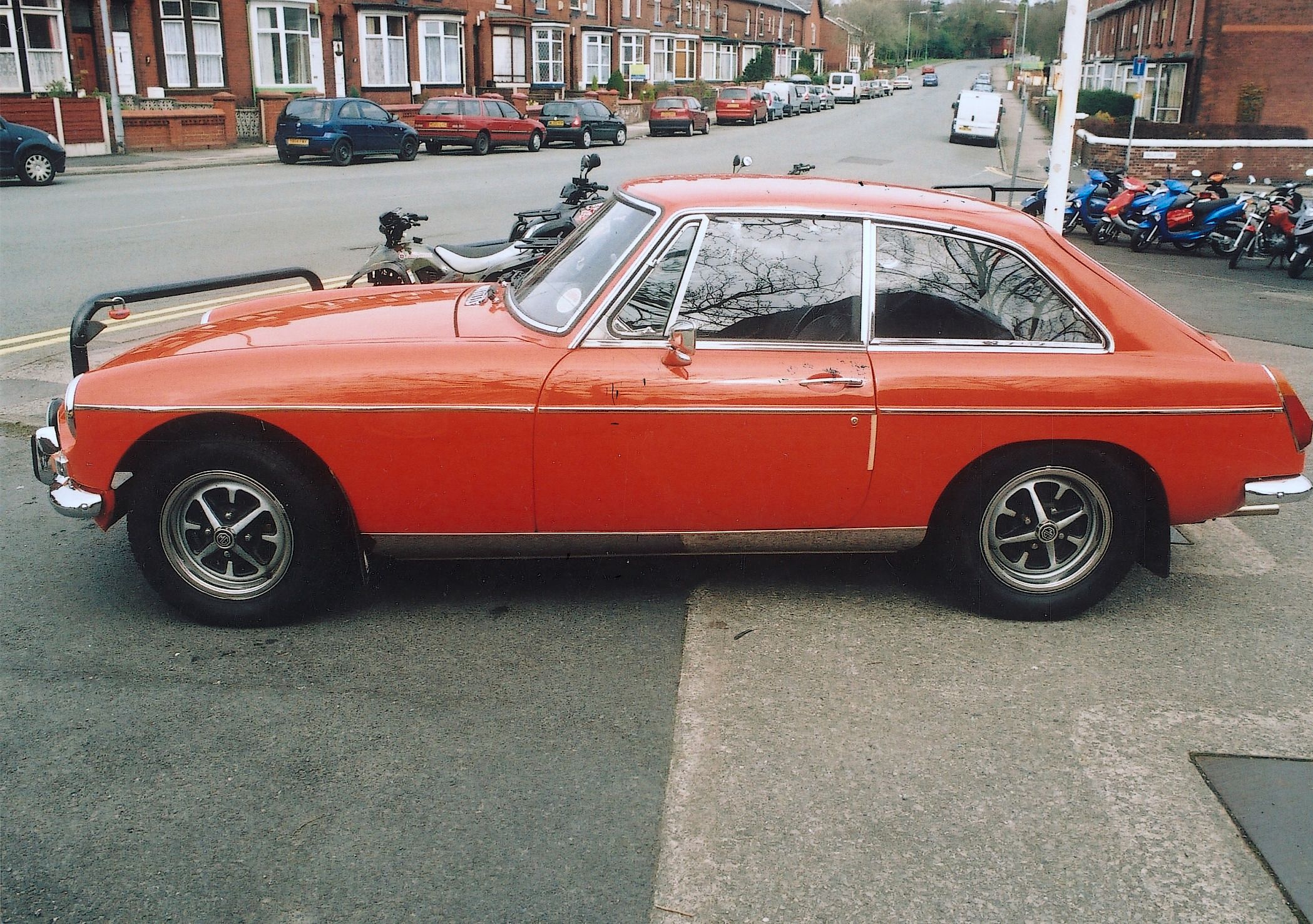Bonhams Cars : 1971 MGB GT Chassis no. GHD5227013G Engine no. 1SGGRWEH20027