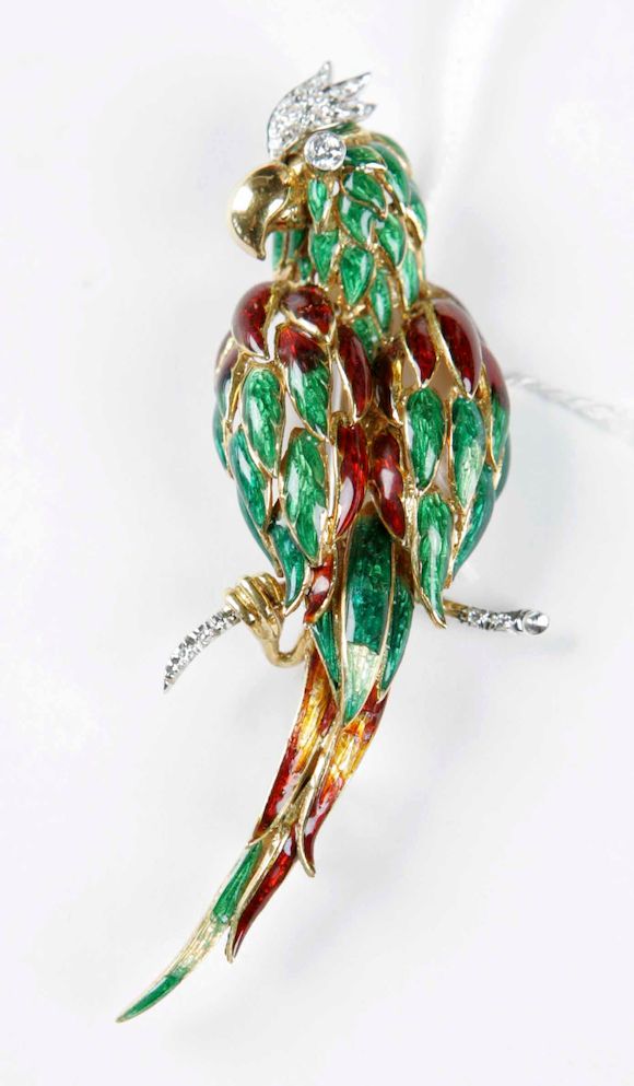 Bonhams : A diamond-set enamel parrot brooch