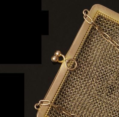 Bonhams : A 9ct gold evening purse