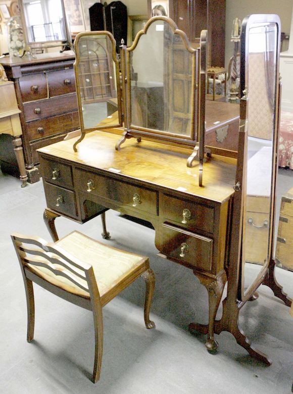 Bonhams : A carved mahogany Victorian parlour chair together with an ...