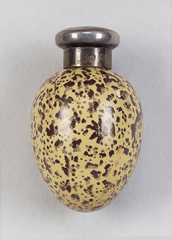 Bonhams : A Samson bird egg scent bottle, 19th century,