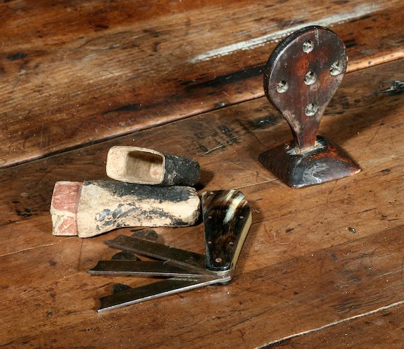 Bonhams : A 19th Century treen straw splitter,