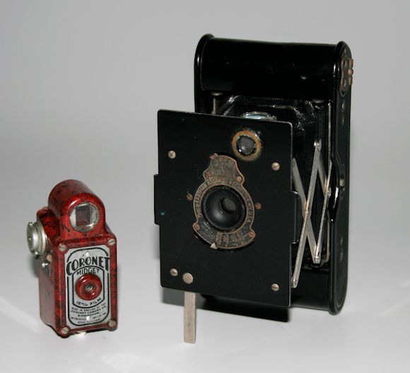 Bonhams : Coronet Midget camera Coronet Camera Co. Birmingham; 1930's ...