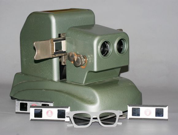 Bonhams : 35mm Stereoscopic projector, only marked 'West Berlin', but ...