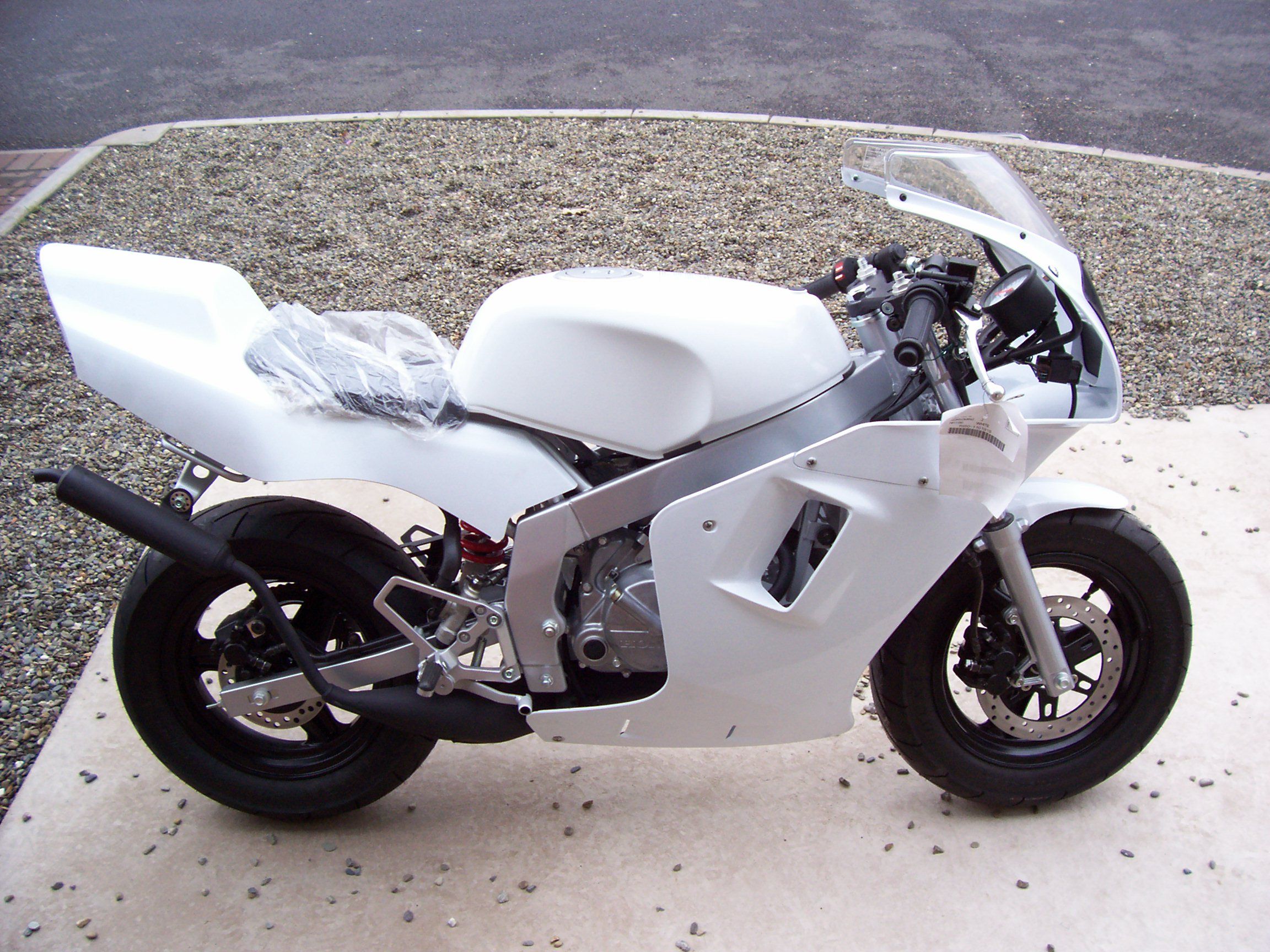 2005 Honda NSR Mini 50cc Racing Motorcycle Frame no. RS50 1101918 Engine no. RS50E 1100957 ...