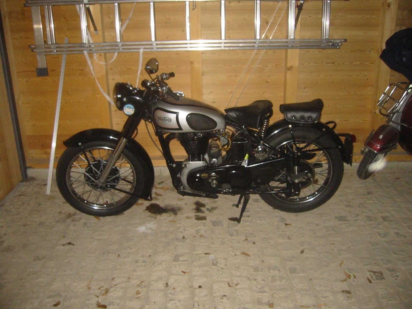 Bonhams Cars : 1951 Norton 490cc Model ES2 Frame no. 38691 Engine no ...