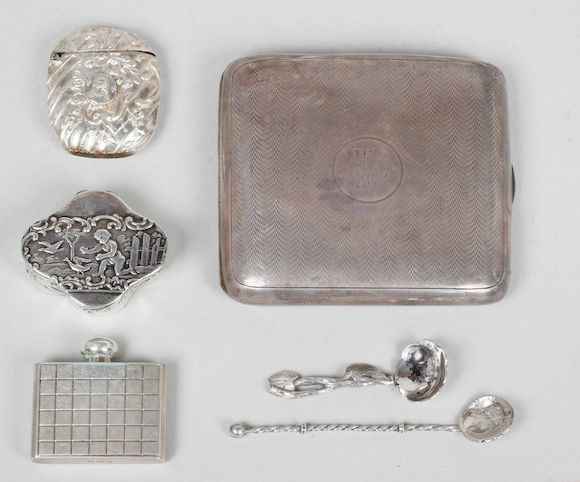 Bonhams : A late 19th century Dutch pill box With import marks for ...