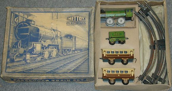 Bonhams : Mettoy 5337 Passenger Train Set.