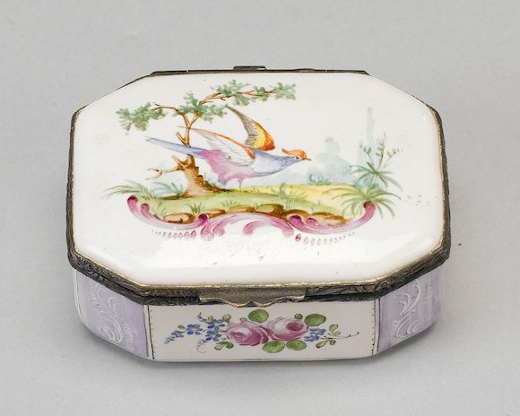 Bonhams : A Samson enamel snuff box and cover, late 19th century