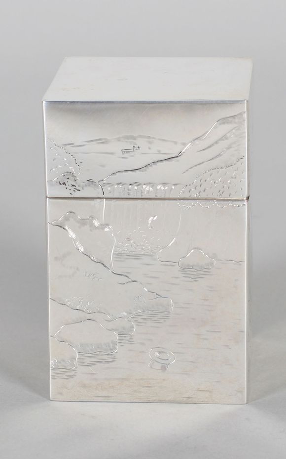 Bonhams : A mounted table cigarette box Birmingham, 1977,
